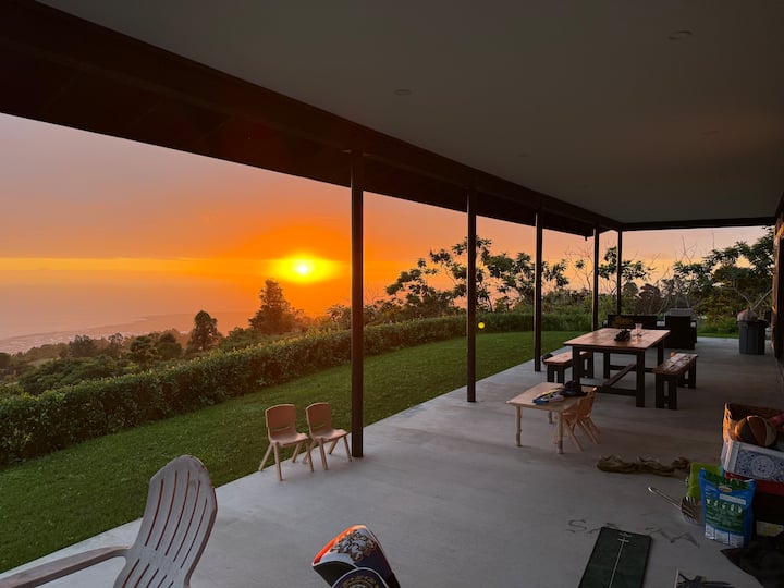 Hawaiian Home W/stunning Sunsets - Kailua-Kona, HI