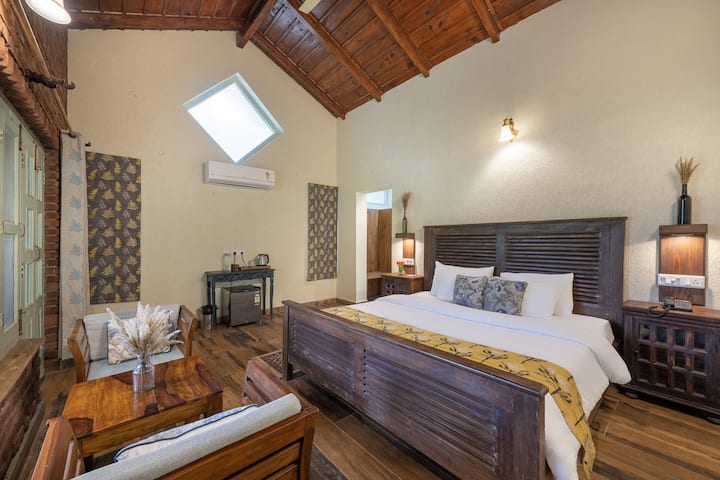 Deluxe Balcony | Forest View | Bhimtal Getaway - Naukuchiatal
