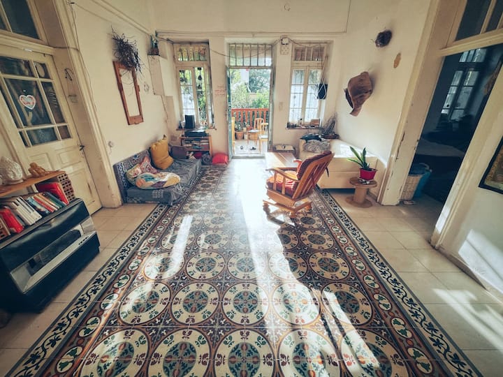 דירת גן קסומה ברחביה - Jerusalem