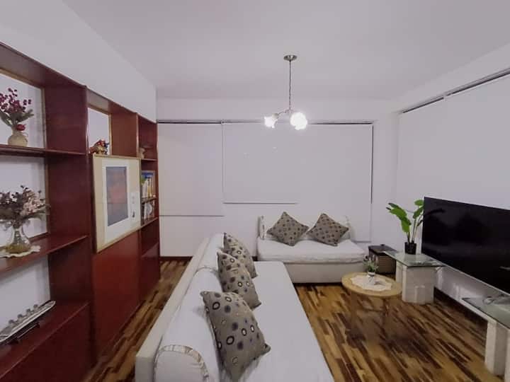 Charming Classic In Miraflores · 2br For 4 - Perú