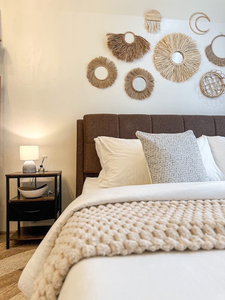 Studio Near It Park Cebu W/ King Bed + Pool + Wifi - Cebu