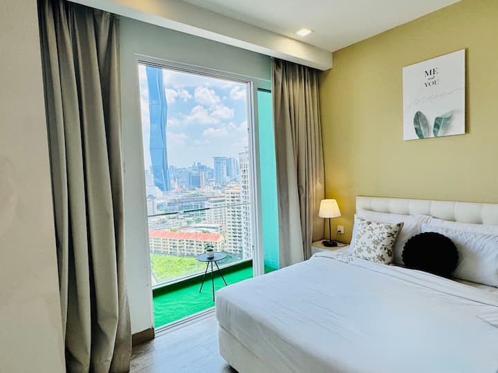 Azure Calm Suite · Balcony W/ Merdeka 118 View #1 - Kuala Lumpur