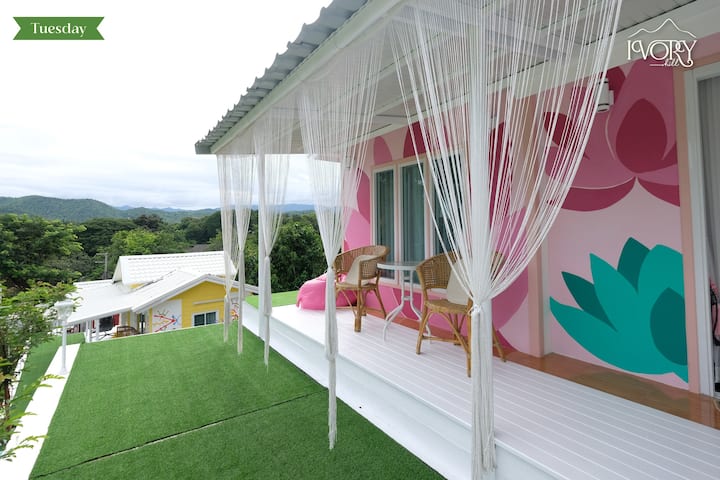 Ivory Hill Pink House In Chiangmai Mae On - Mae On District