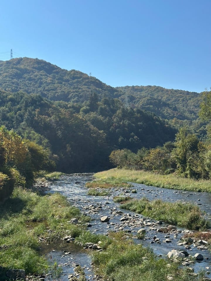 강남에서 40분, 반려동물가능한 맑은 벽개천과 마당이 있는 한옥, 희담재. 각방개별화장실 - 화도읍