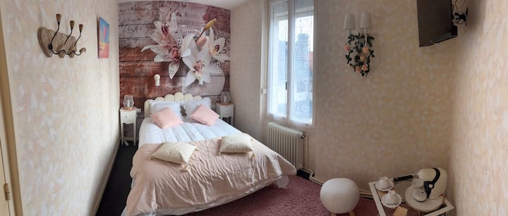 L'orée Des Rêves Et Des Mets
Chambre Romantique - La Ferté-Bernard