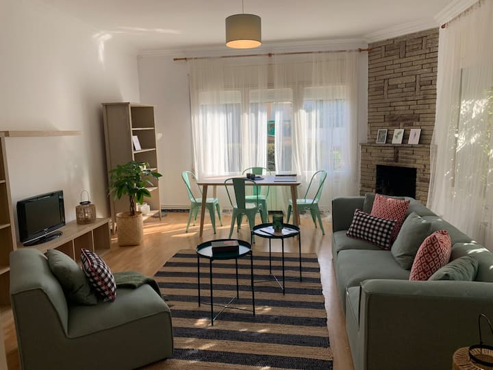 Casa C/jardín Cerca Bcn 6 Pax - Castelldefels