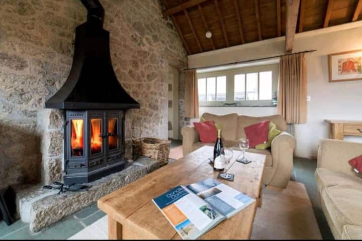 Hearth & Hound Cottage - Ashburton, UK