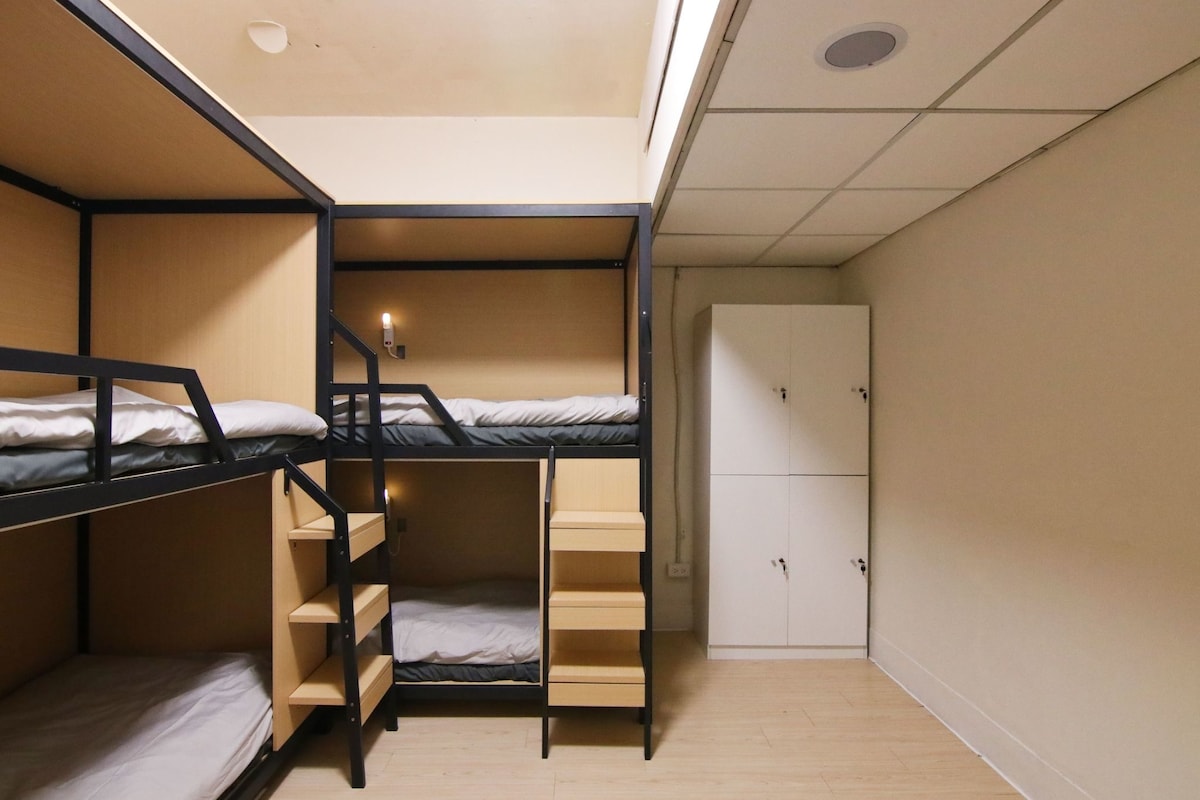 1 Upper Bed in 4-Person Room#03｜Taipei Main STA. - Flats for Rent in ...