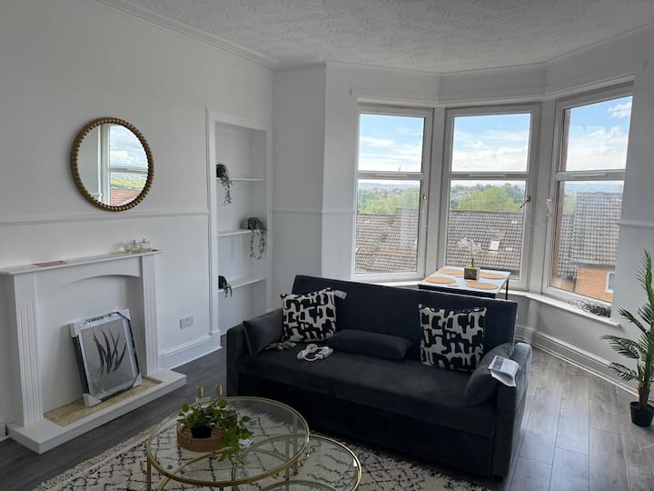 3br Flat • Glasgow West End Flat • Free Parking - Glasgow