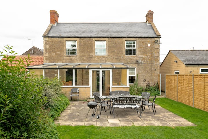 Farmhouse With Tennis Court - Bradford-on-Avon