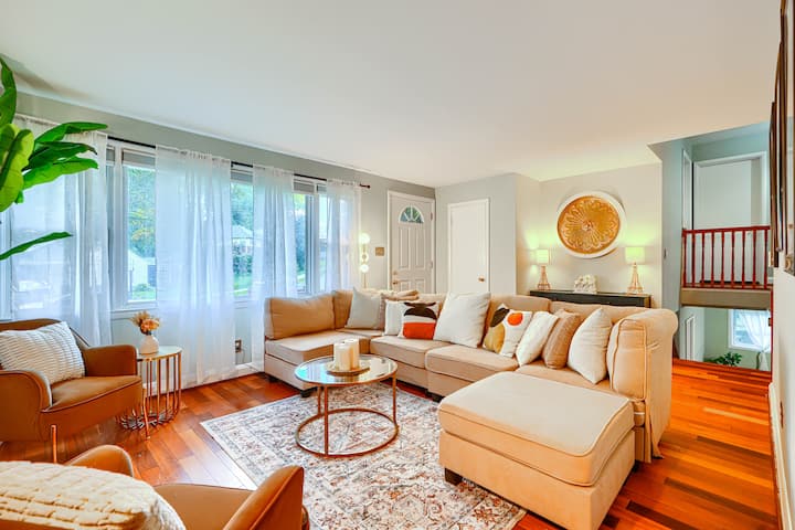 Unicorn Bnb @ Beautiful Towson - Towson, MD