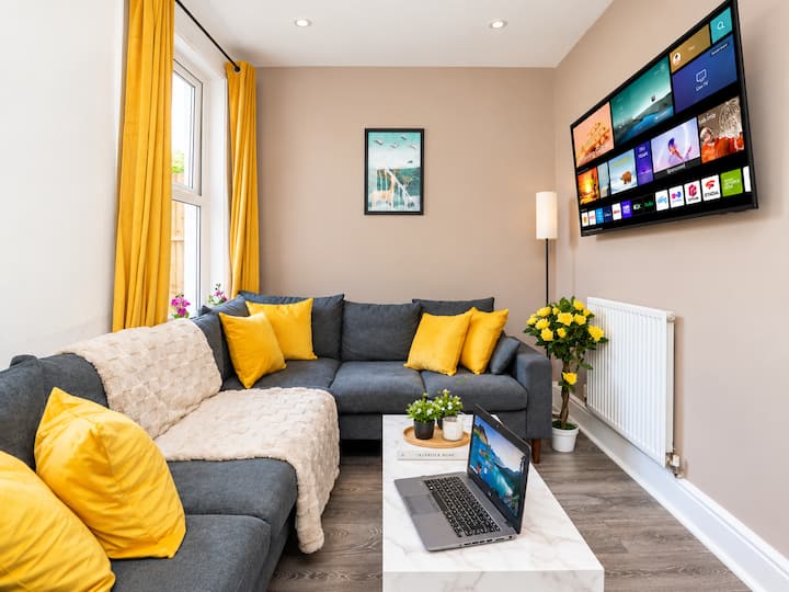 Open Mind Property - Stylish 4br House With 7 Beds - Fareham