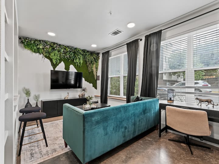 Luxe Tropical Oasis - F - Dallas, TX