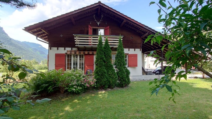 Alp View, Cozy Bed & Breakfast -Mollis Switzerland - Amden