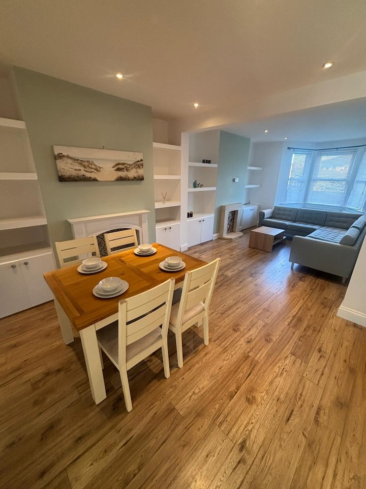 Sleeps 8,6 Beds Near Bath Centre - Bath