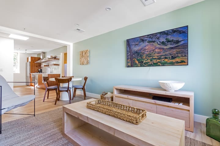 New Listing! 2br Saugatuck Loft | Walk Everywhere - Saugatuck, MI