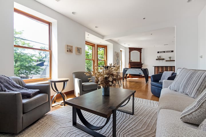 New Listing! Downtown 4br Loft W/ Water Views - Saugatuck, MI