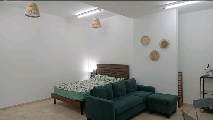 Cozy Basement Apartment In Larnaca - Aradippou - Арадипу