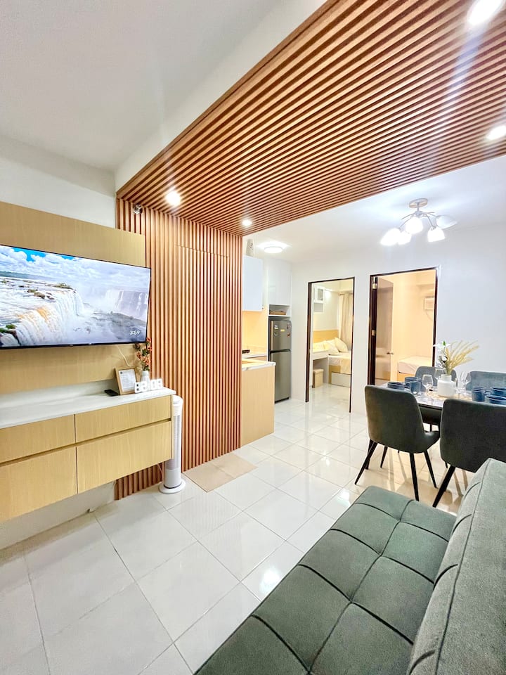 Cozy Family 2br | Wi-fi | Vanity & Work Desk Combo - Cebu City