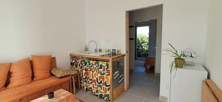 Annexe En Bois à Quelques Pas De La Gare D'auray. - Auray