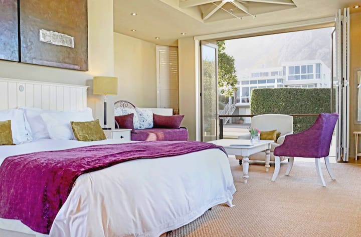 Pool*beach*breakfast*staff*fire - Hermanus