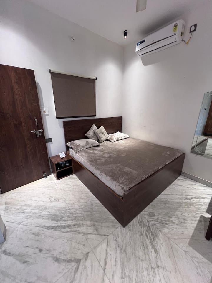 Mini_studio On 2nd Floor (100m From Bus Stand) - Narendra Nagar