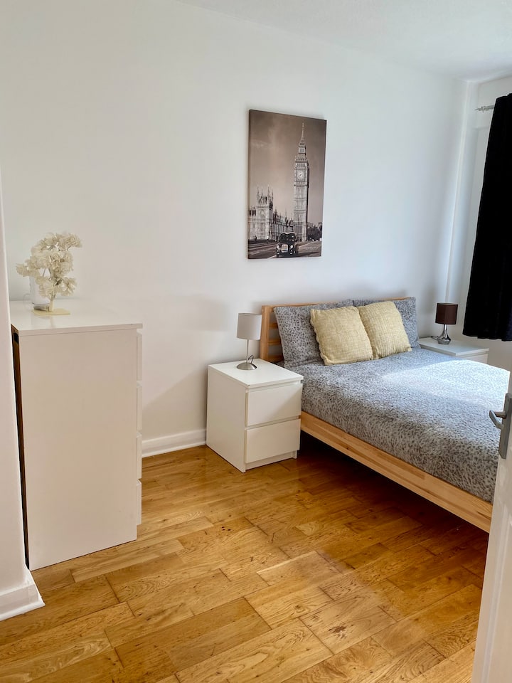 +Cosy 1 Bedroom Flat- Tower Bridge (10 Mins Walk) - London