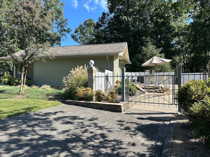 Wildlife Escape - Boone Lake, TN