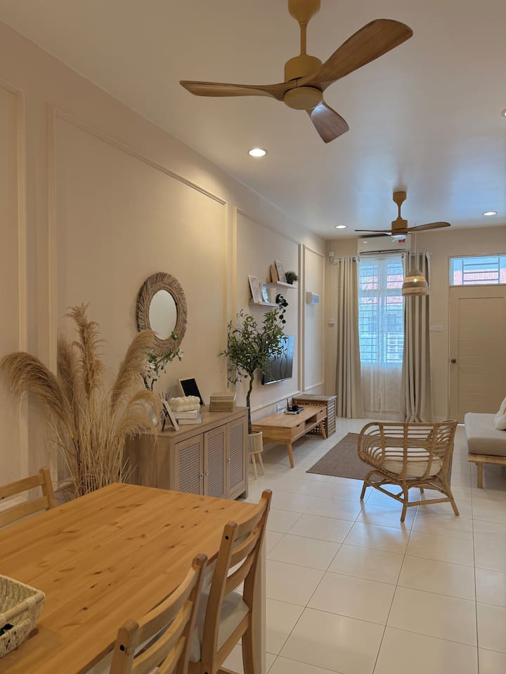 Adellia Desaru Homestay - Bandar Penawar