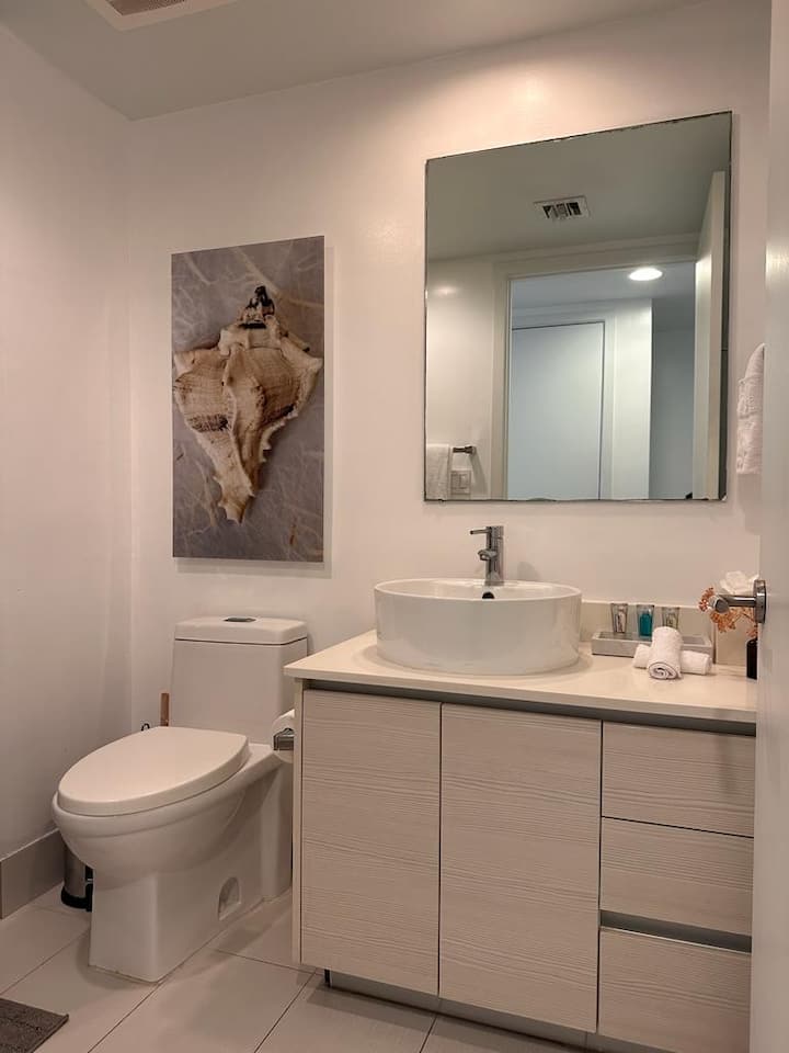 Cozy Studio With Beach Service - Hollywood, FL