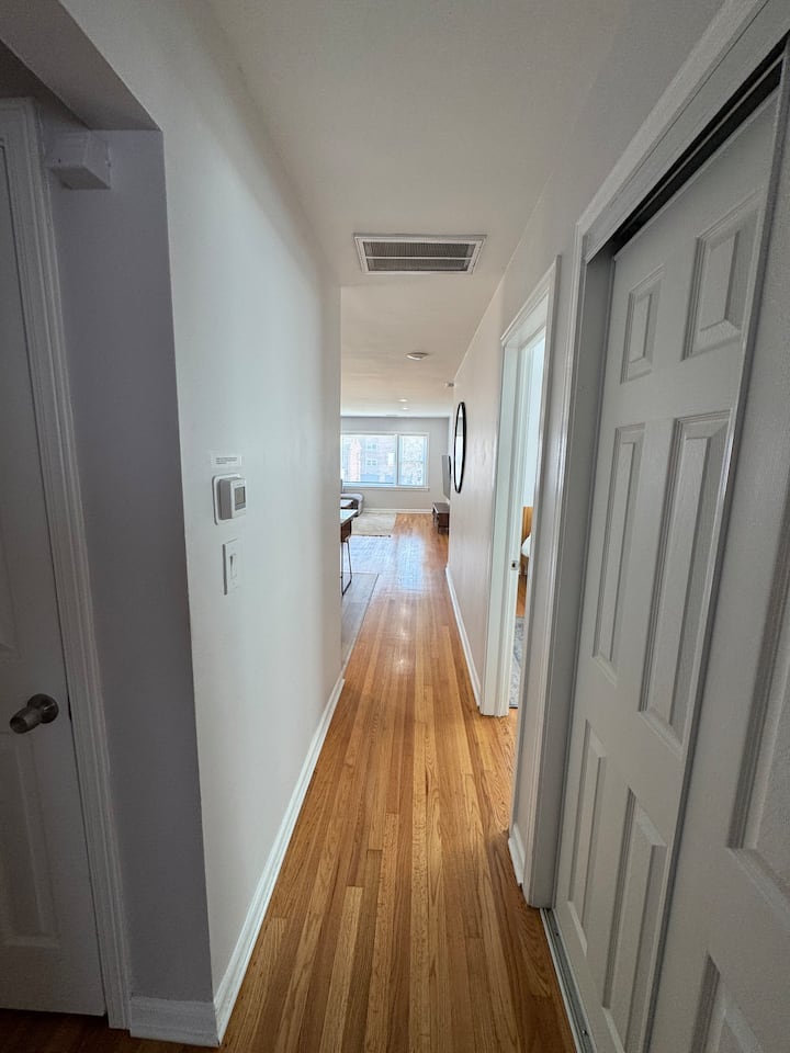 Modern 3br Apartment | Newly Renovated | Evanston - Northwestern University, Evanston