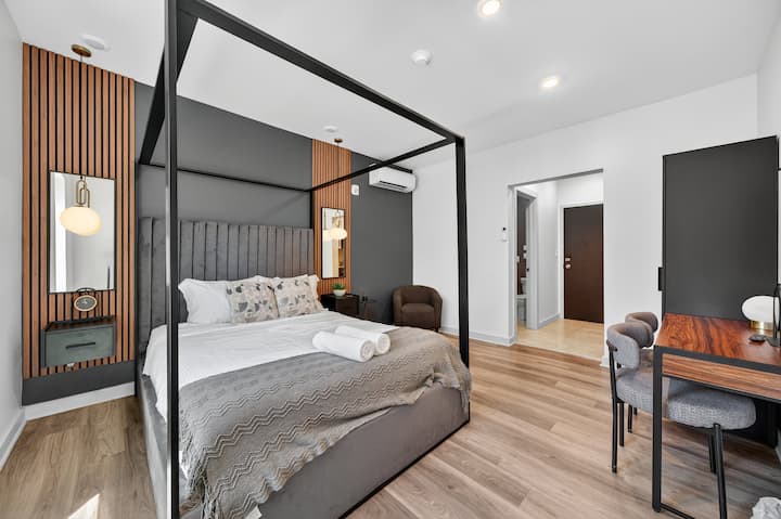 Studio Chic In The City - Middletown, NY