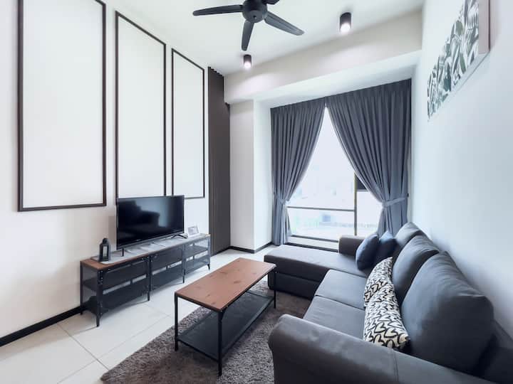 Kl 3 Bedrooms Skyline View | 2 Pools | Merdeka118 - Kuala Lumpur