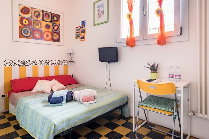 Monolocale Nel Cuore Di Bologna - Bolonia