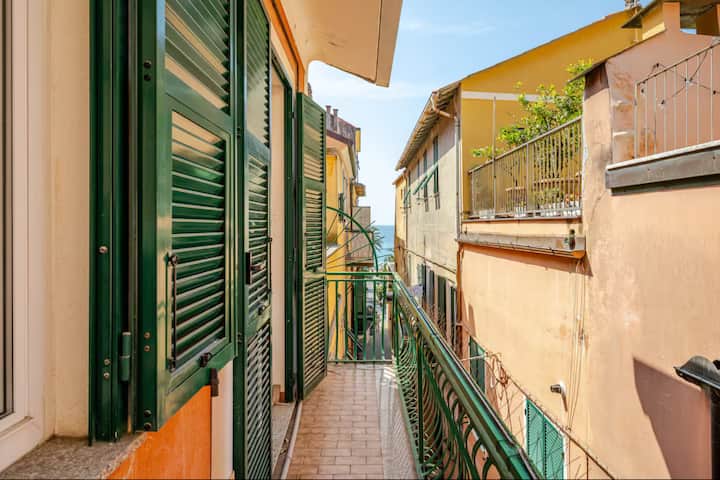Casa Vacanze A 50m Dal Mare, Balconcino Vista Mare - Finale Ligure