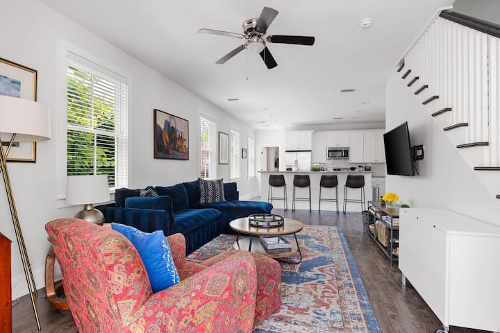 Downtown 4 Bedroom Home With Free Parking - Charleston, SC