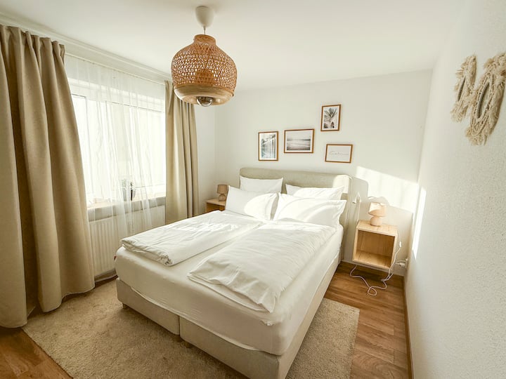 Helle Wohnung Mit Balkon + Küche + Parkplatz - Gerlingen