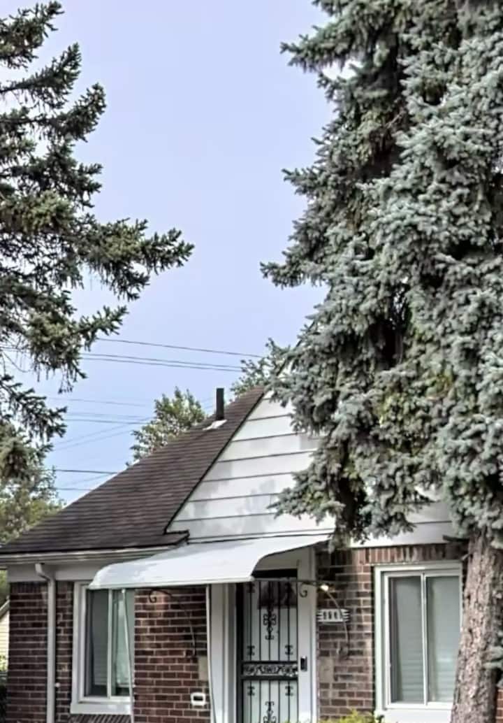 Nice Place And Environment - Dearborn, MI