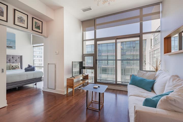 Modern 1br Waterfront Condo Near Downtown - Toronto