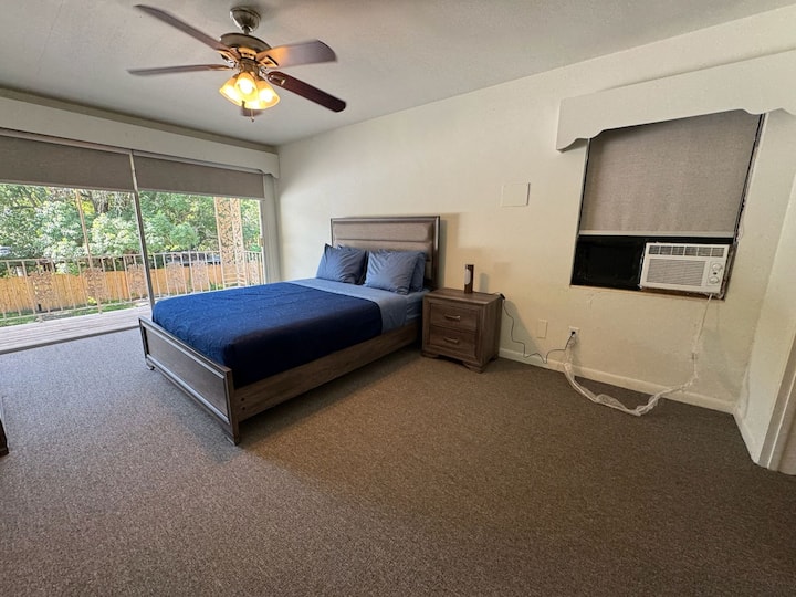 Gator Den - Gainesville