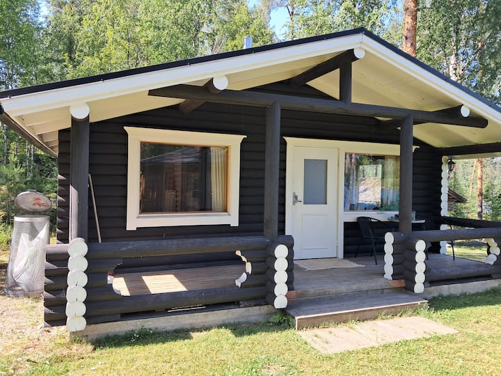 Hiekkavilla; Kotoisa Mökki Järven Rannalla - Kivijärvi