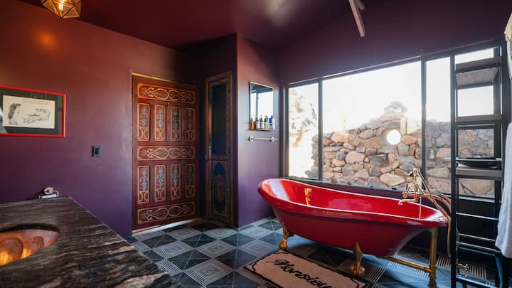 The Exotic Desert Estate - Joshua Tree, CA