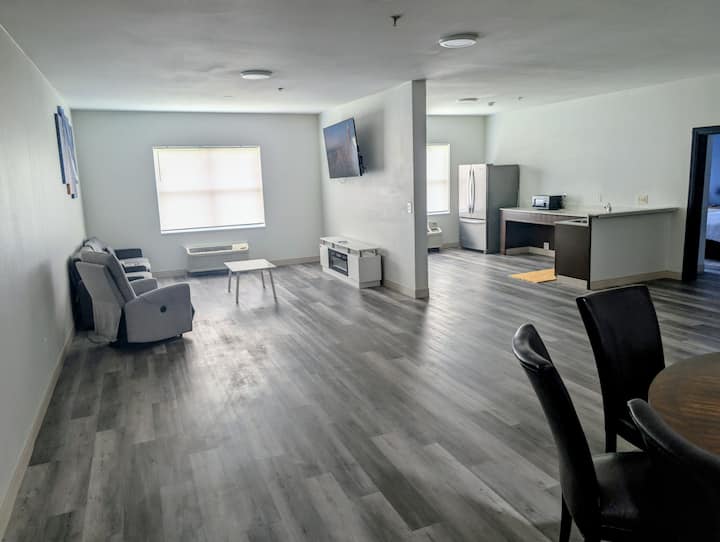 Presidential Suite At Upper Mid-scale Hotel - Montgomery, AL