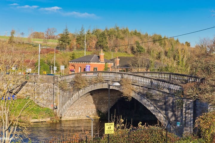 Stylish Lucan Village Getaway - Dublin