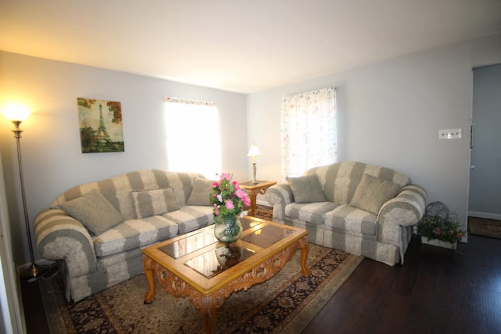 Beautiful Marlton Home - Oliphants Lake, NJ