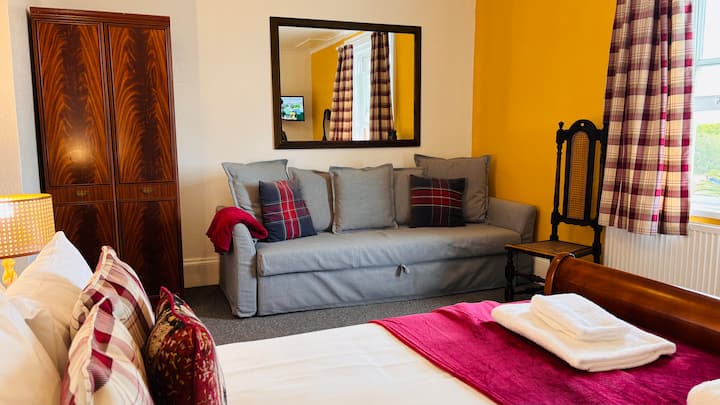 Clarence Quarters Room 08 En-suite Sea View - Southsea