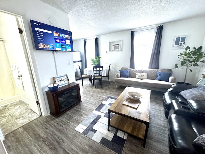 Extended-stay 2br/2ba • Walk To Beach & Vibe - Virginia Beach, VA