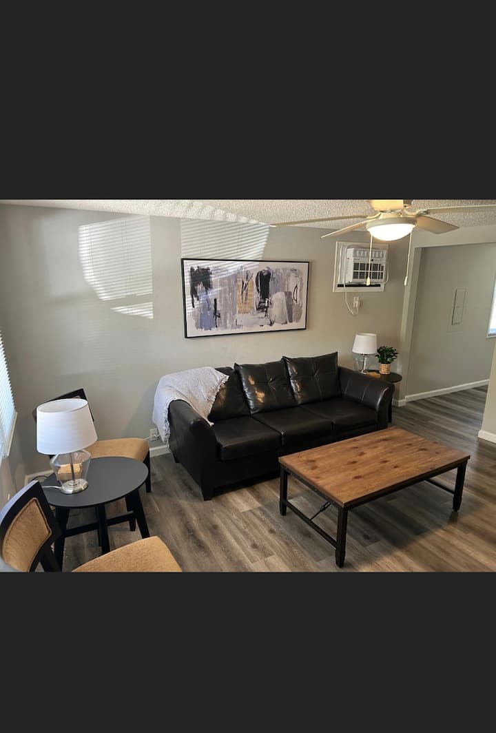 Cozy 2br/1ba Retreat With Modern Touches. - Columbia, MO