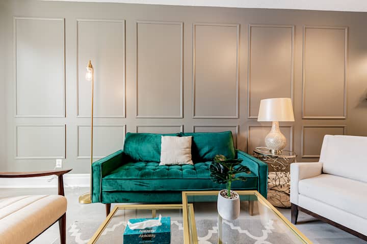 Luxury Condo In Downtown Markham - Markham
