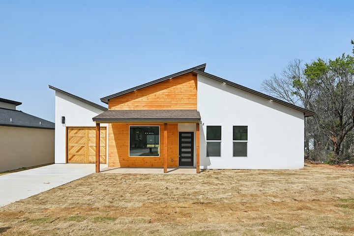 Modern New 3br 2ba Luxury Home! - Granbury, TX